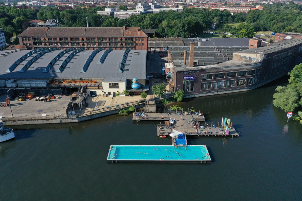 Berlin: Badeschiff | Dronestagram