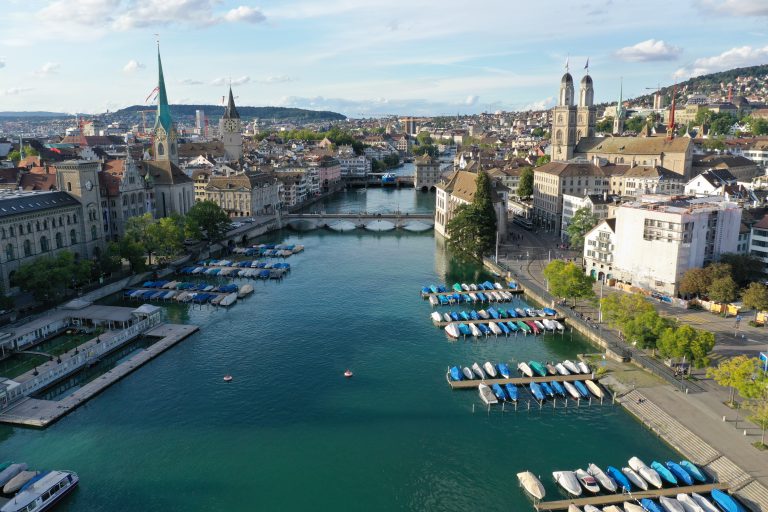 Zürich: Limmatquai | Dronestagram