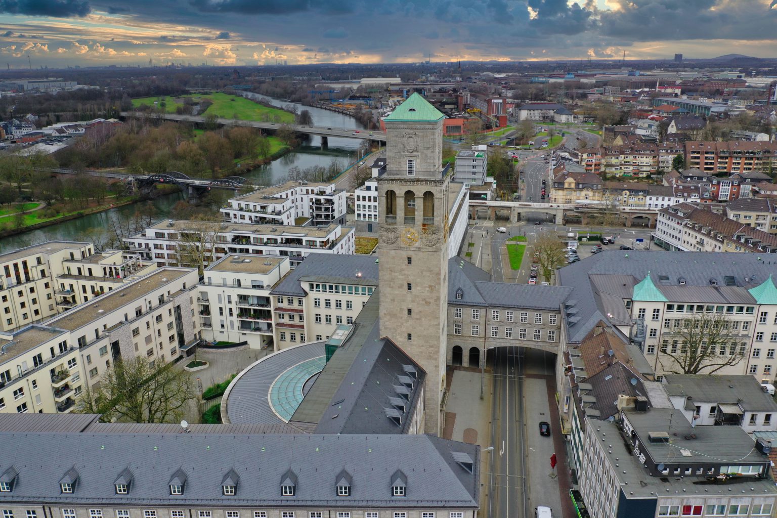 Mülheim an der Ruhr: Rathaus I | Dronestagram